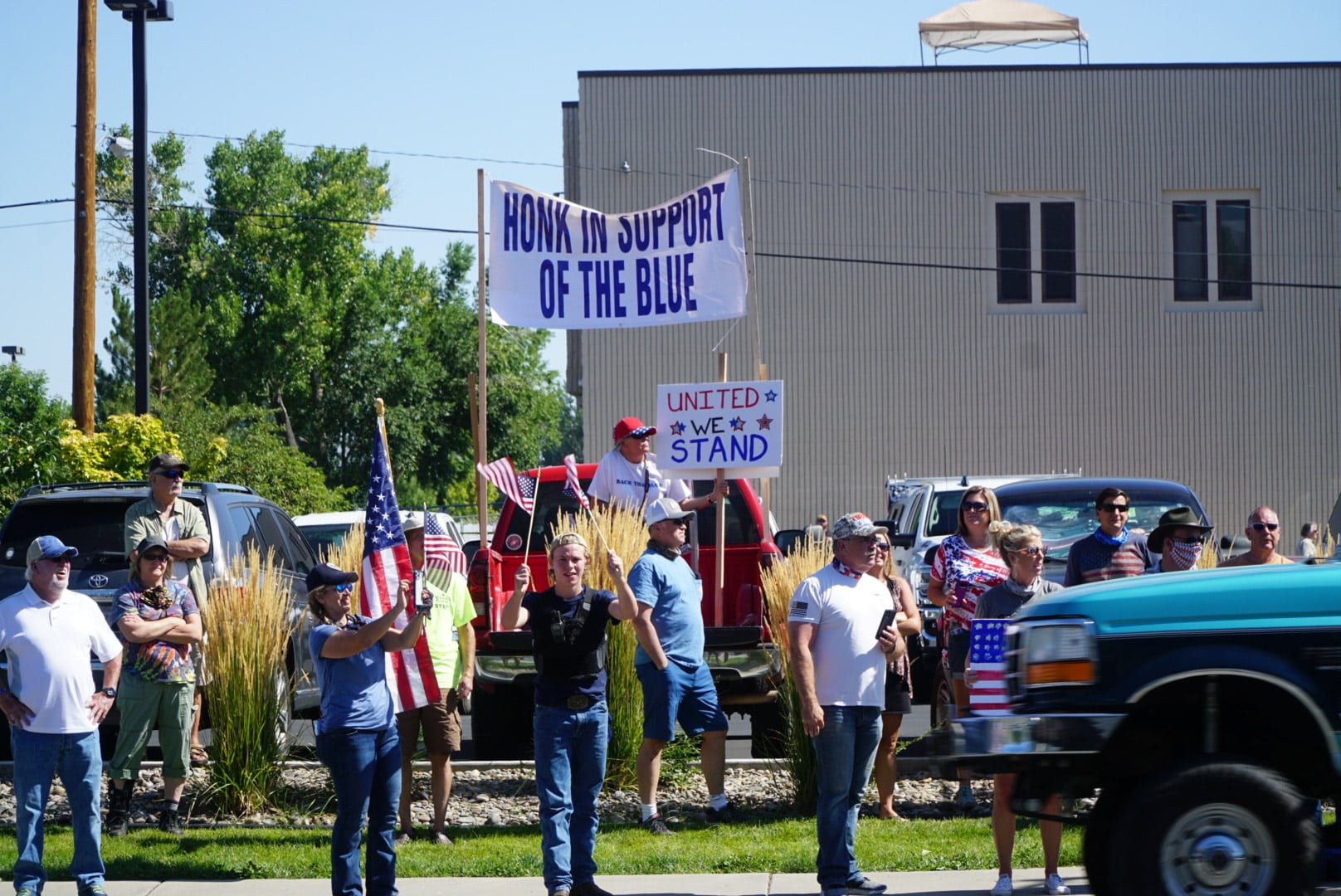 BLM protest in Douglas County draws hundreds of counter protesters ...